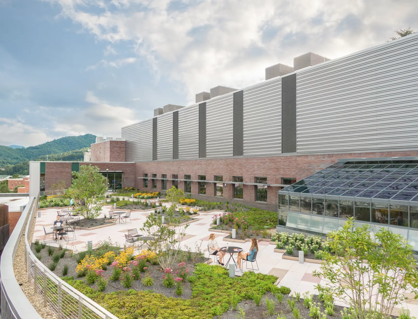 WCU Apodaca Roof & Quad - LANDSCAPES | Lord Aeck Sargent